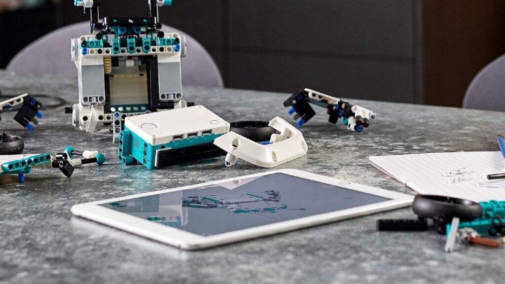 Lego will phase out its Mindstorms robotics kits by the end of the year