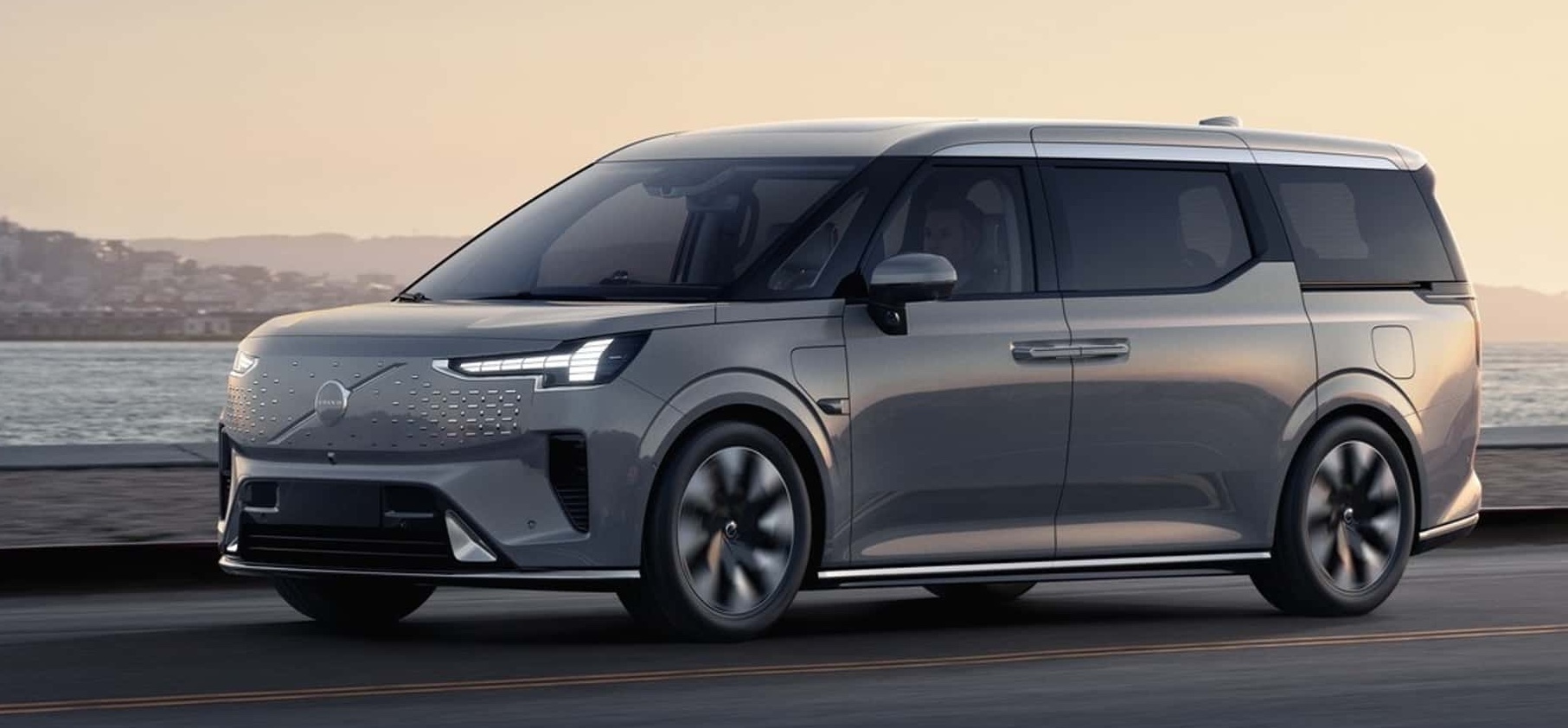 The Volvo EM90 electric minivan will come with Rear-Wheel Drive And ...