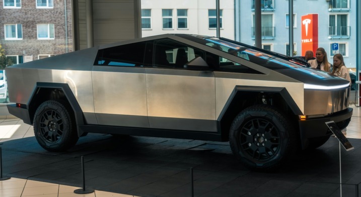 The step by step guide to get a Cybertruck in Fortnite